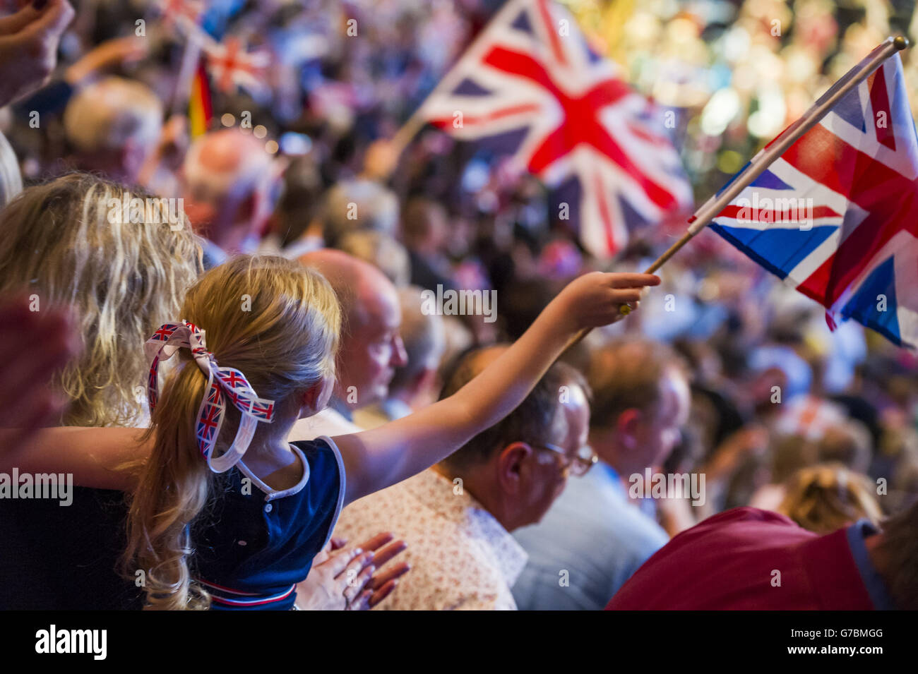 Royal albert hall proms crowd hi-res stock photography and images - Alamy