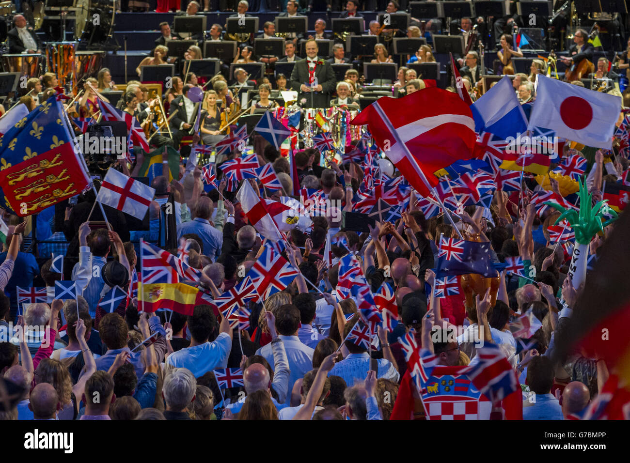 Proms fans london albert hi-res stock photography and images - Alamy