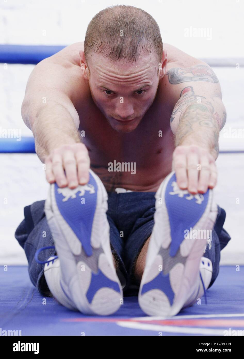 George groves media work out railway arches hi-res stock photography ...