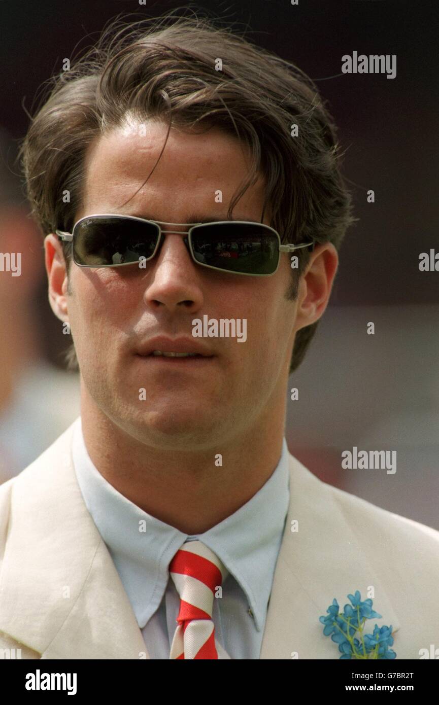 Jamie Redknapp of Liverpool ahead of the FA Cup final against ...