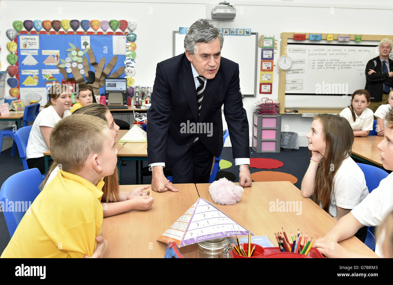 Former Prime Minister Gordon Brown meets pupils at Kelty Primary school ...