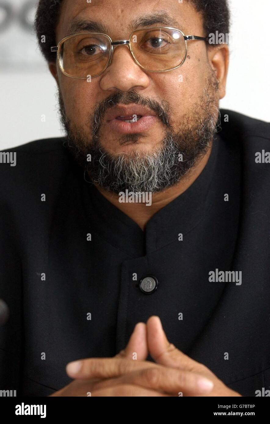 Dr Daud Abdullah speaks about his visit to Iraq, at the London Muslim ...