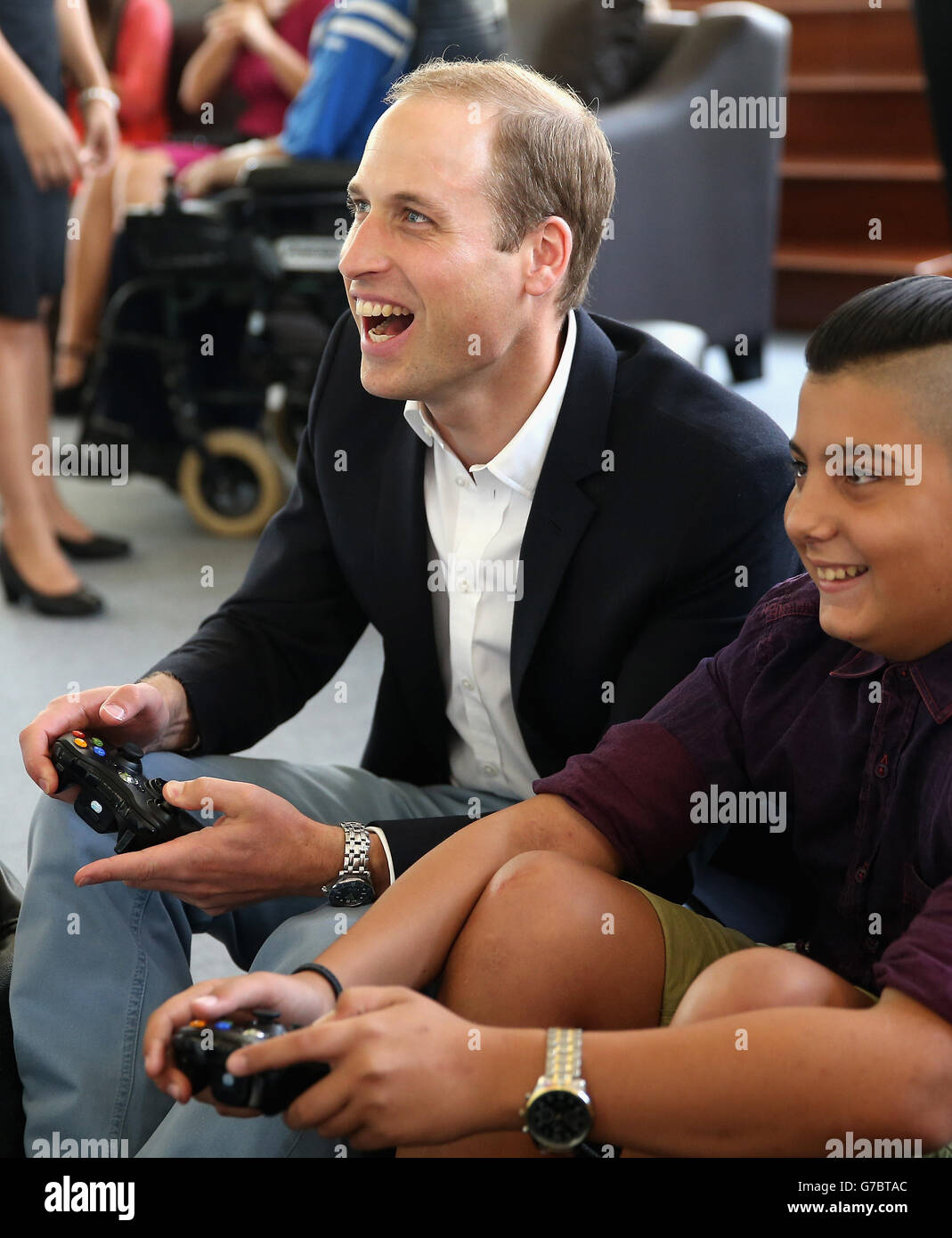 The Duke of Cambridge plays computer games as he visits the Agenzija ...