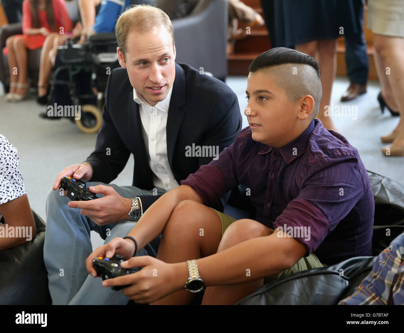 The Duke of Cambridge plays computer games as he visits the Agenzija ...