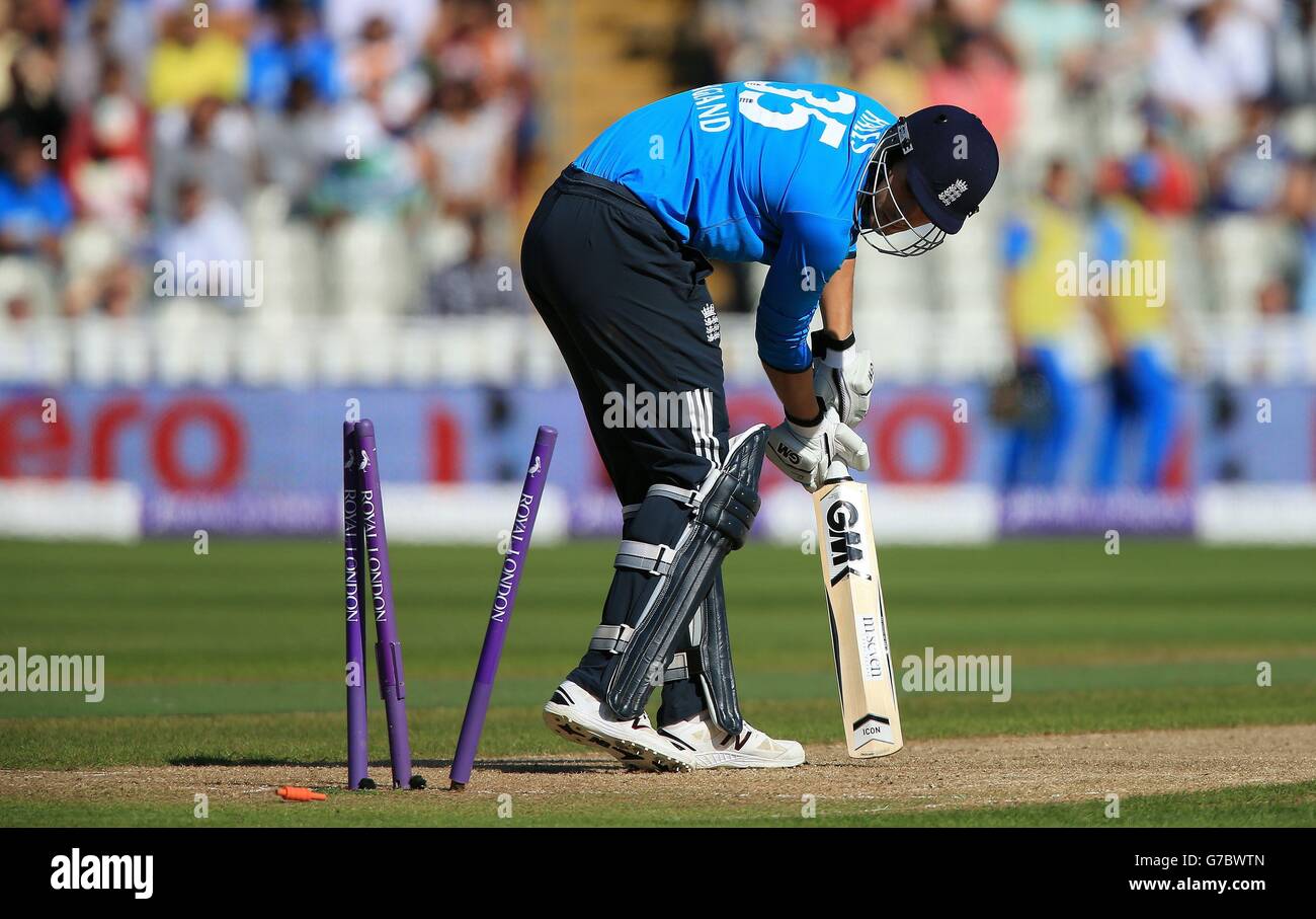 Cricket - Royal London One Day International Series - Fourth ODI ...