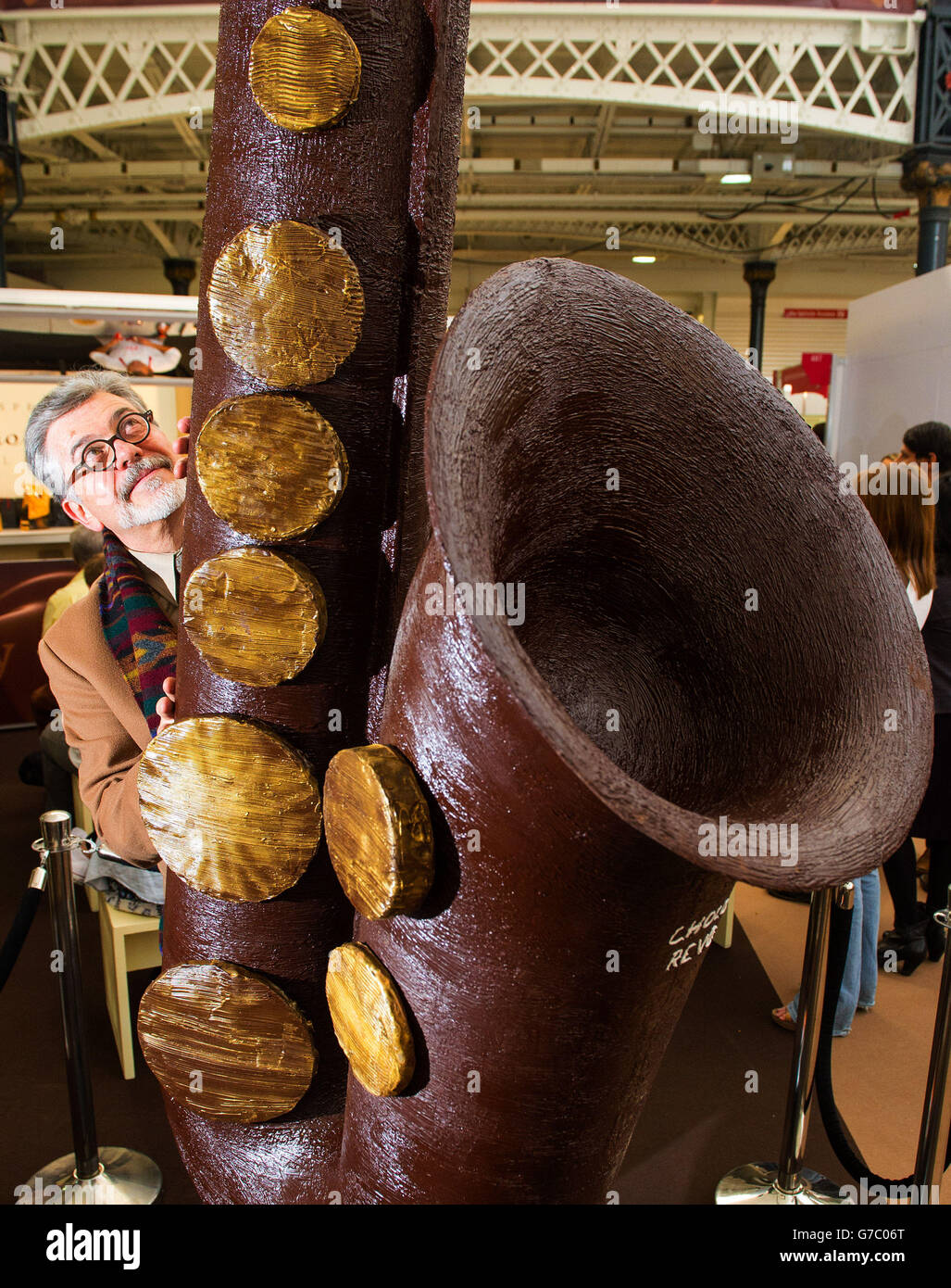 News arts chocolate hi-res stock photography and images - Alamy