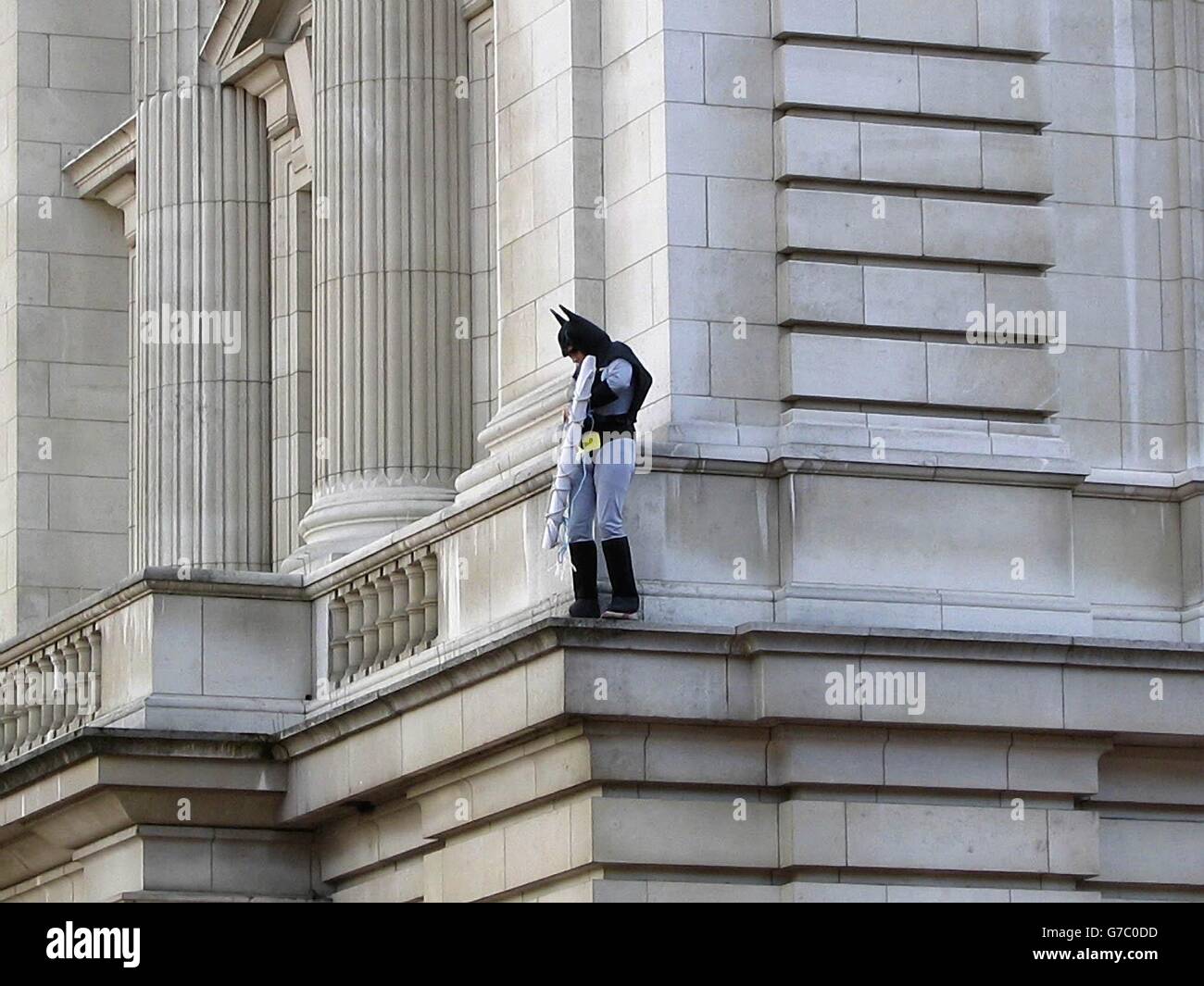 The Fathers 4 Justice demonstrator Jason Hatch, 33, from Gloucester ...
