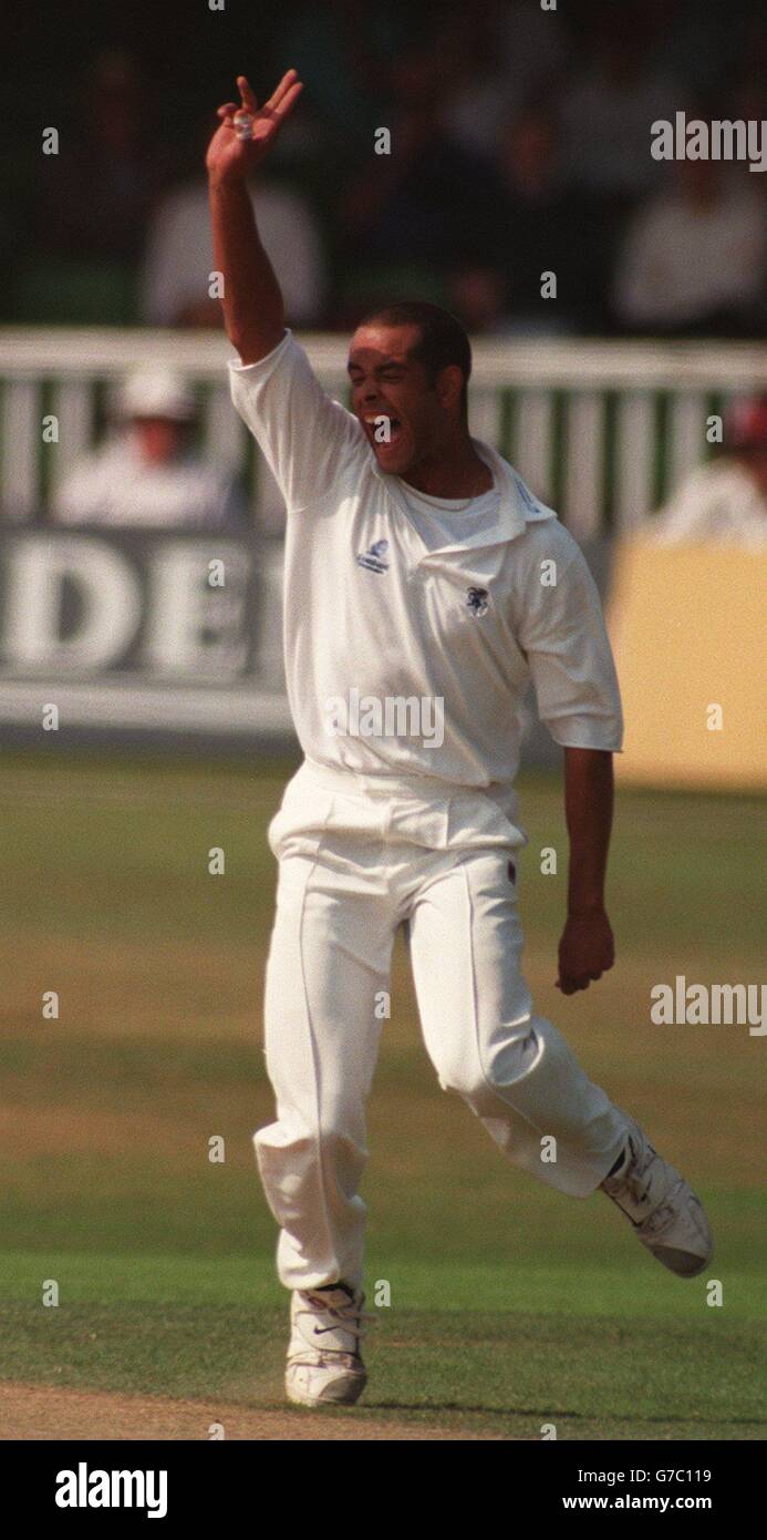 Cricket. Kent v Somerset. Dean Headley, Kent Stock Photo - Alamy