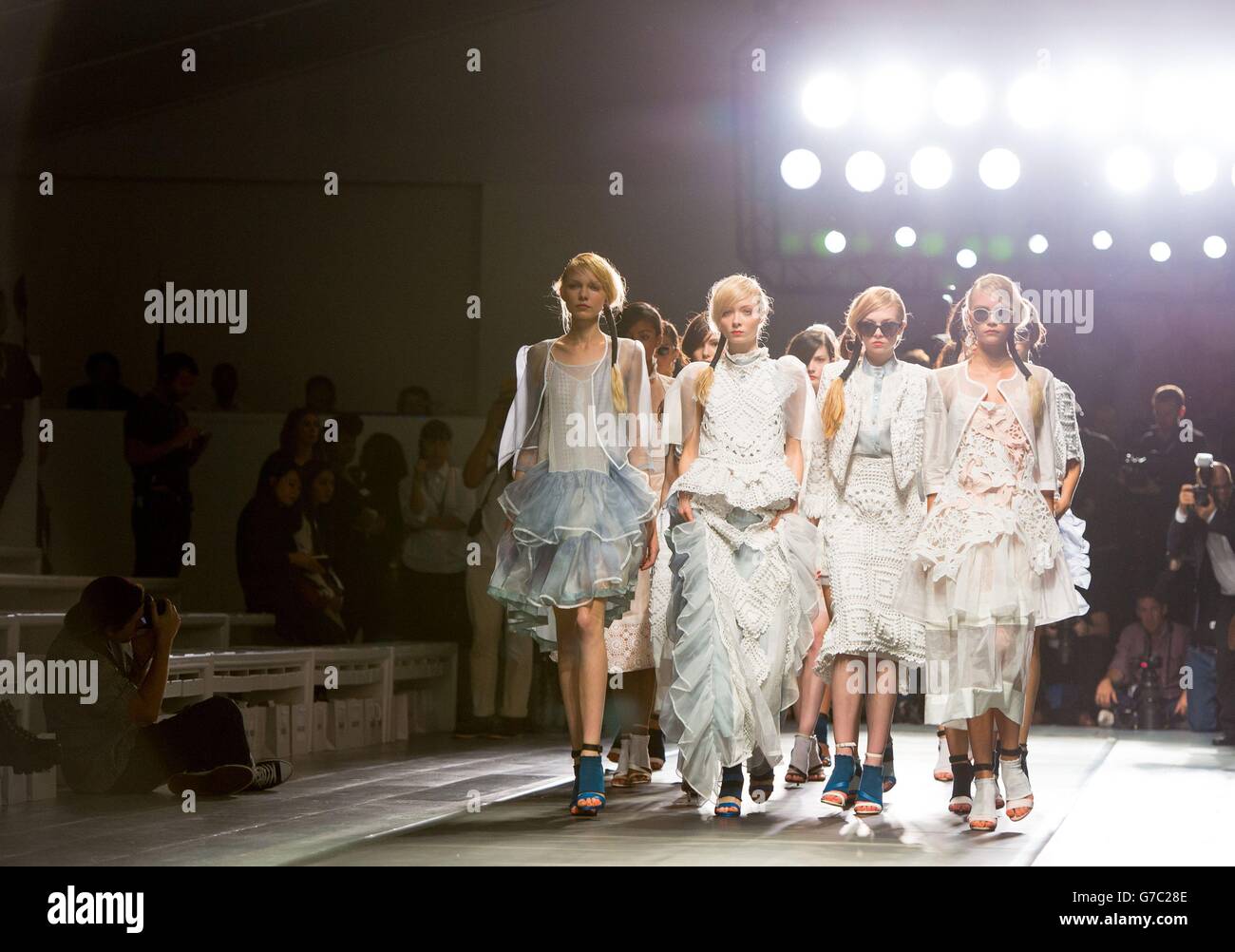 Modeling modelling runway model full length mangab hi-res stock ...