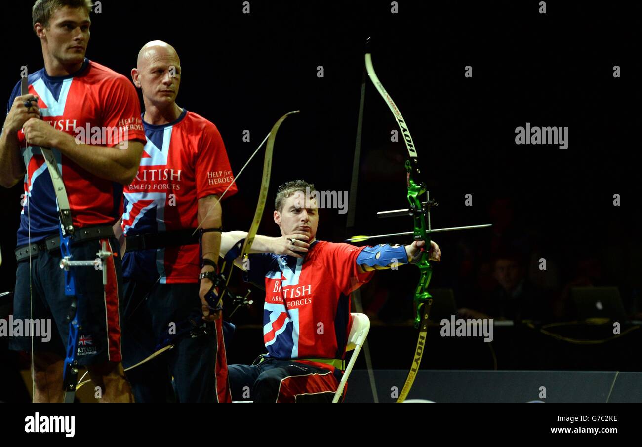 Great Britain's Declan O'Halloran (right) competes as team mates Gus ...