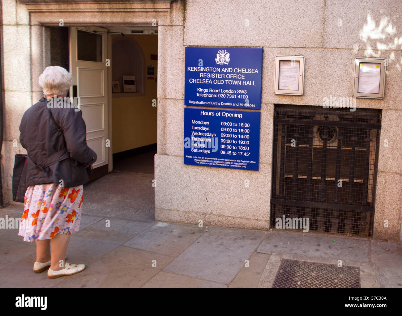 Chelsea and kensington hi-res stock photography and images - Alamy