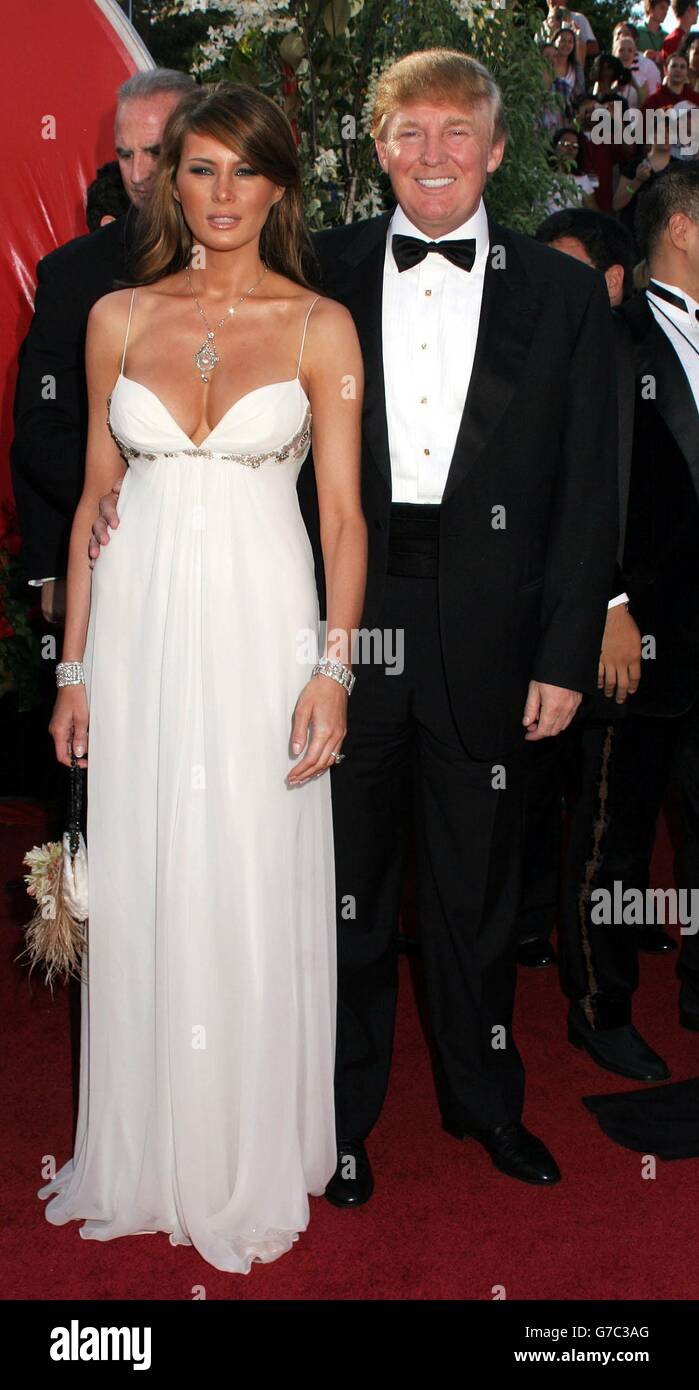The 56th Annual Emmy Awards 2004 Stock Photo - Alamy
