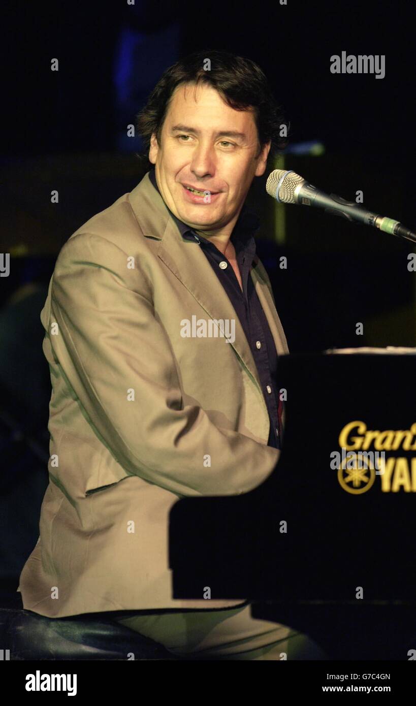Carling apollo hammersmith in west london hi-res stock photography and ...