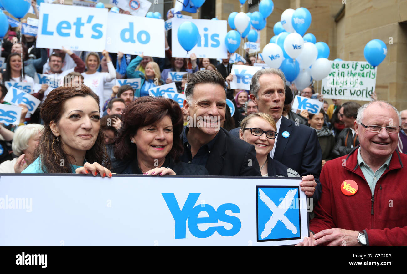Yes supporters from left tasmina ahamed of yes scotland hi-res stock ...