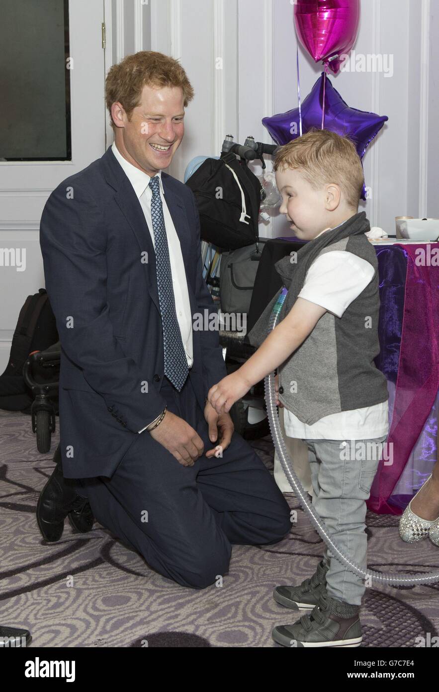 Prince Harry meets Carson Hartley aged four, Inspirational child winner ...