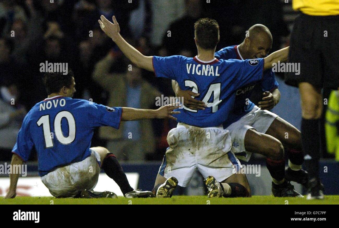 Sport football celebrating gregory vignal hi-res stock photography and ...