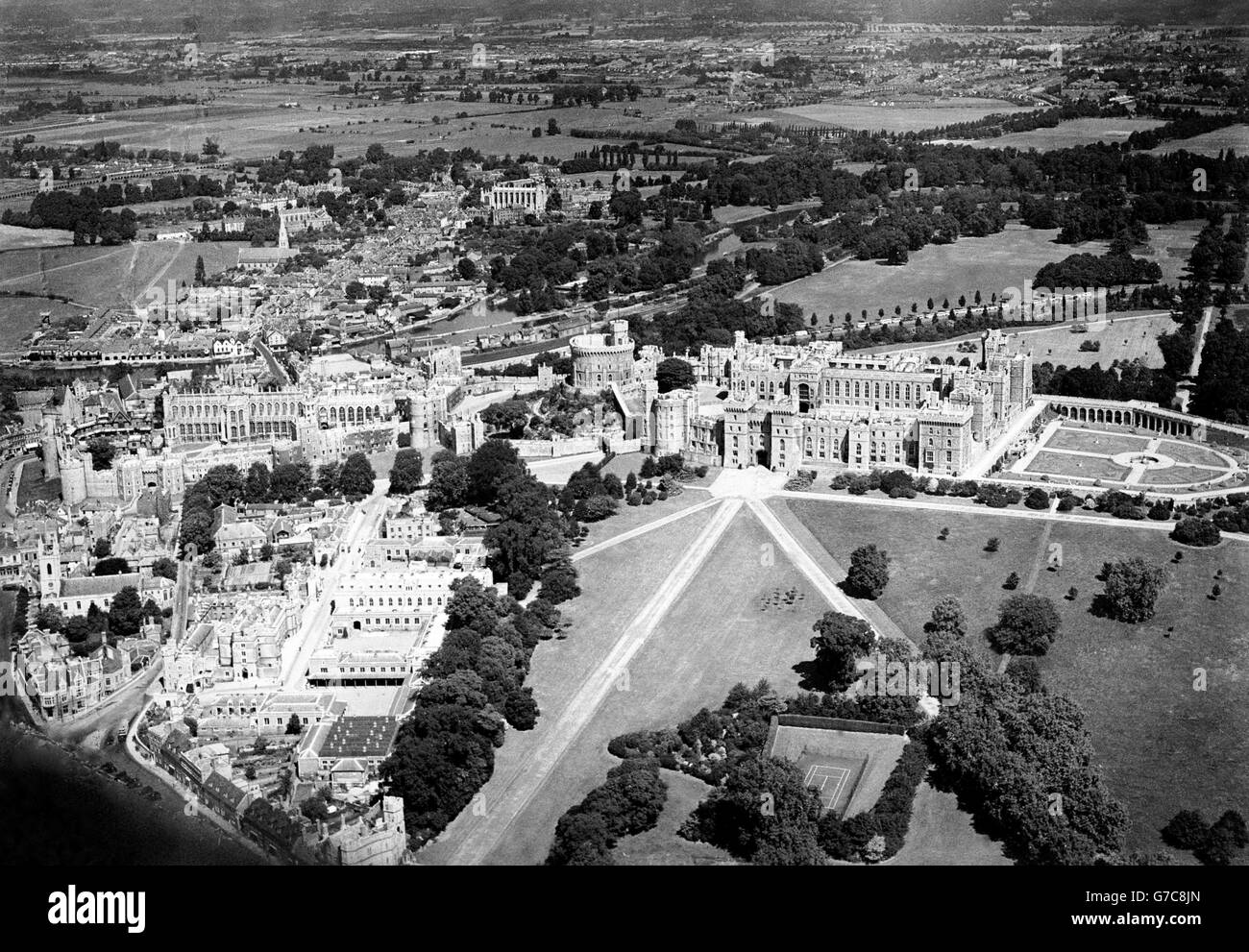 An aerial view of windsor castle hi-res stock photography and images ...