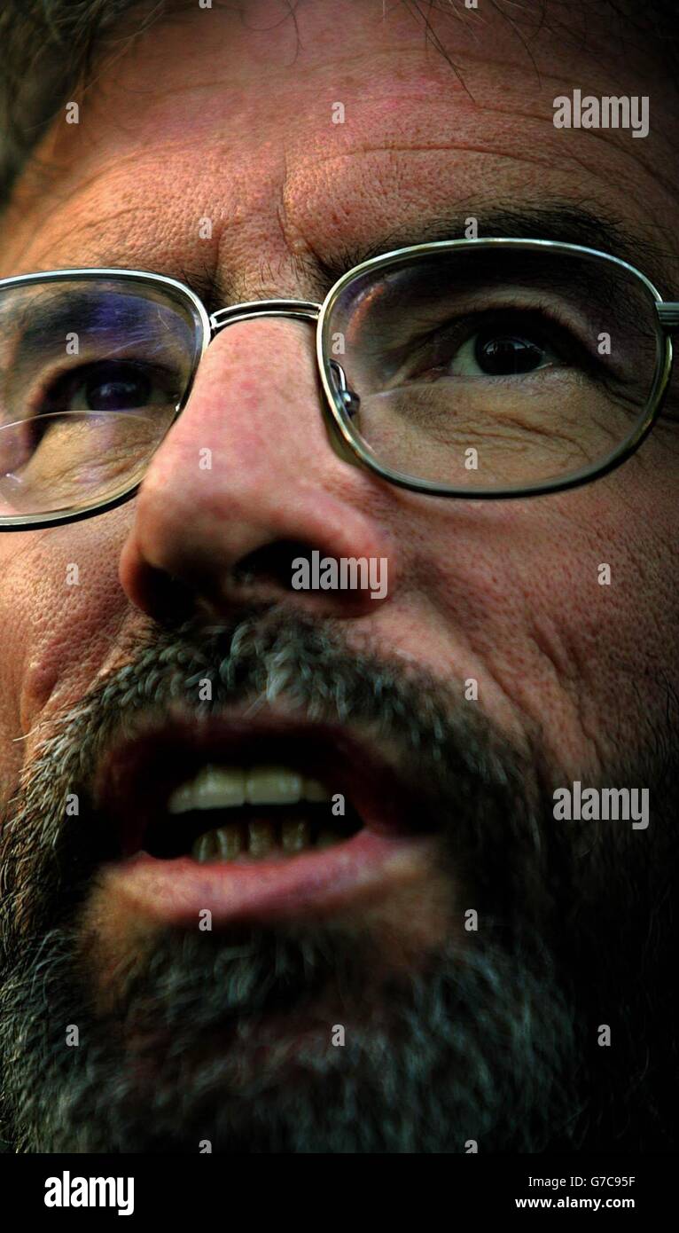 Politics head head shot beard gerry adams hi-res stock photography and ...