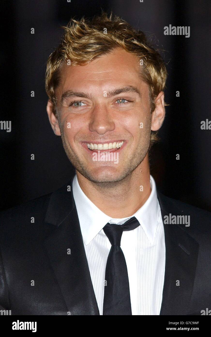 Actor Jude Law arrives for the world premiere of "Sky Captain and the ...