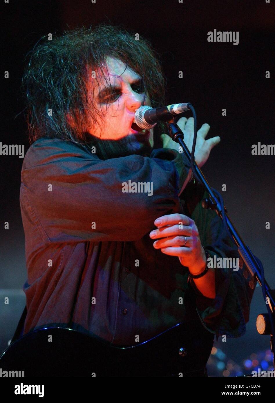 The Cure 'MTV Icon of 2004' Stock Photo - Alamy