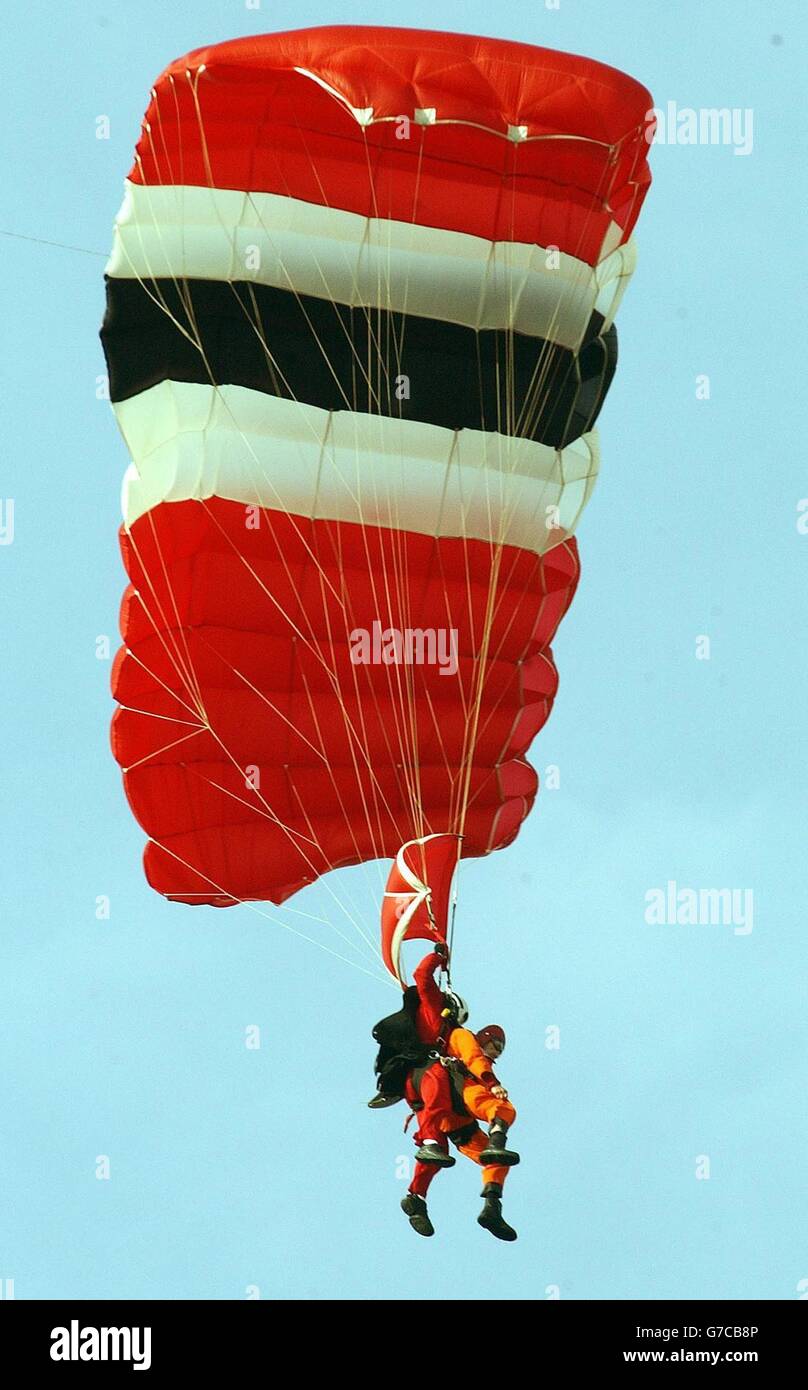 Bridge too far parachute hi-res stock photography and images - Alamy