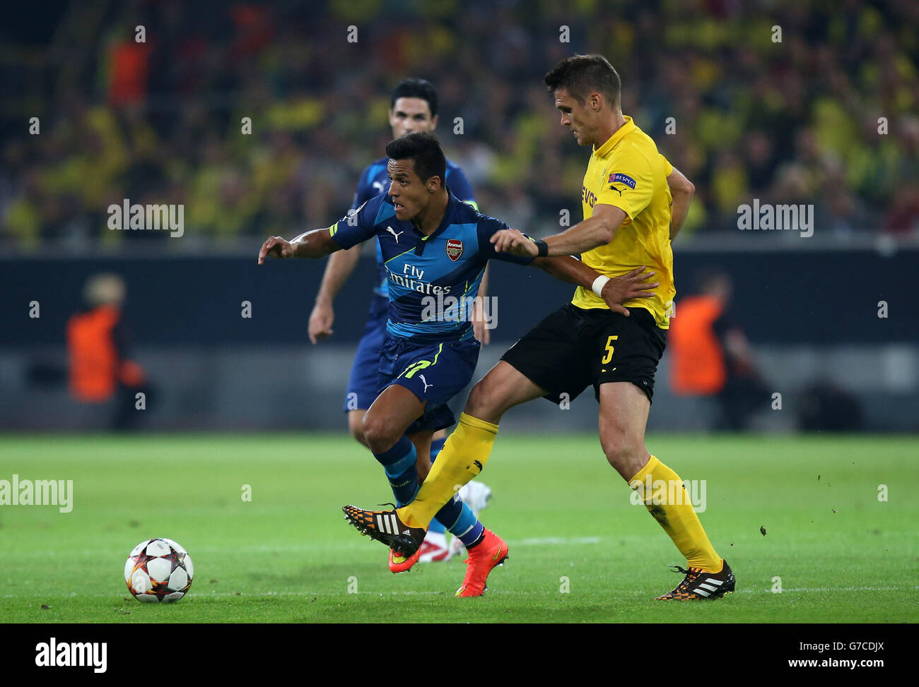 Borussia dortmund v arsenal hi-res stock photography and images - Alamy