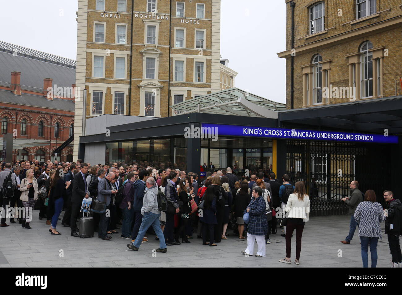 Tube delays hi-res stock photography and images - Alamy