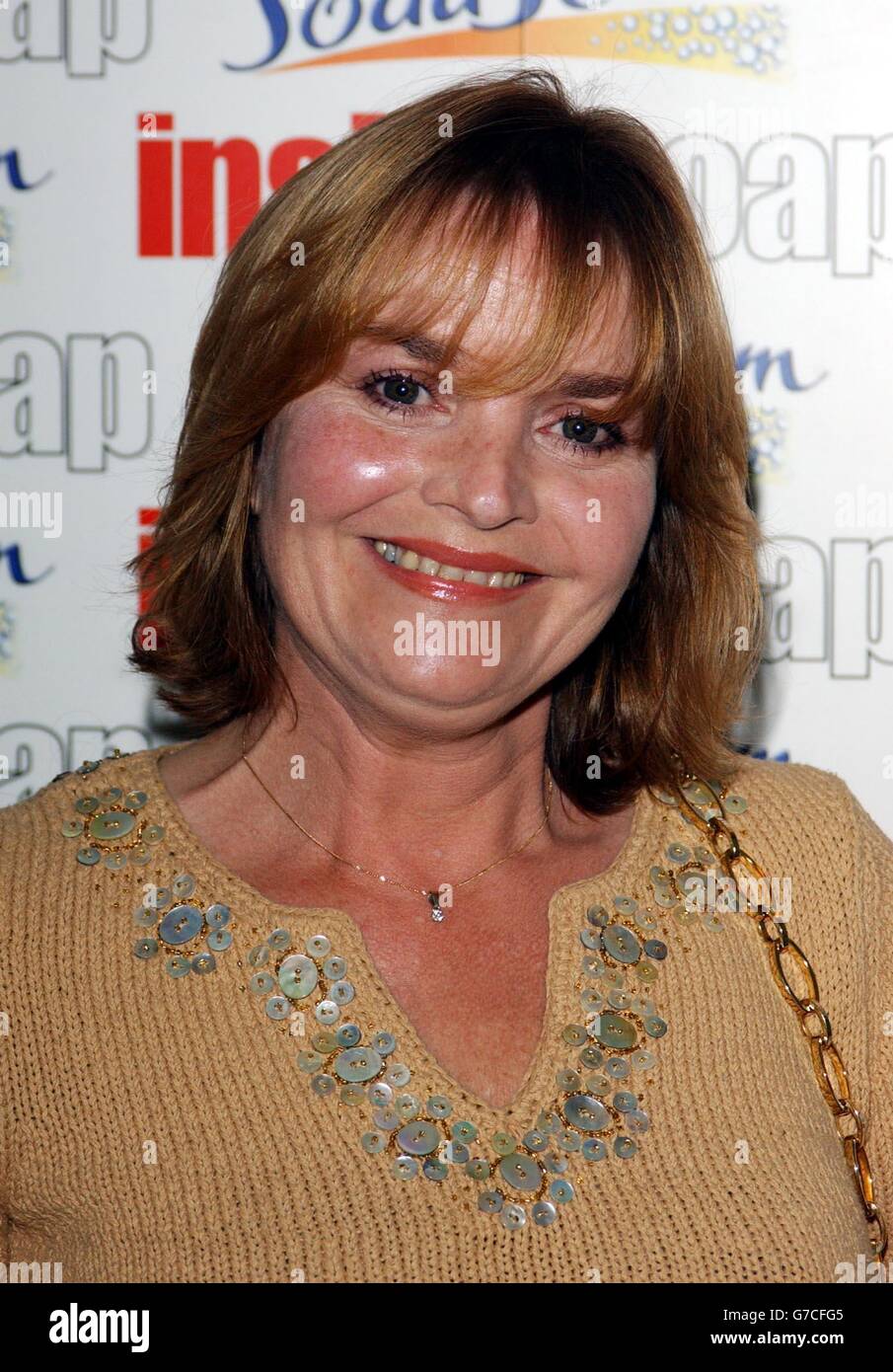 Eastenders soap opera hi-res stock photography and images - Alamy