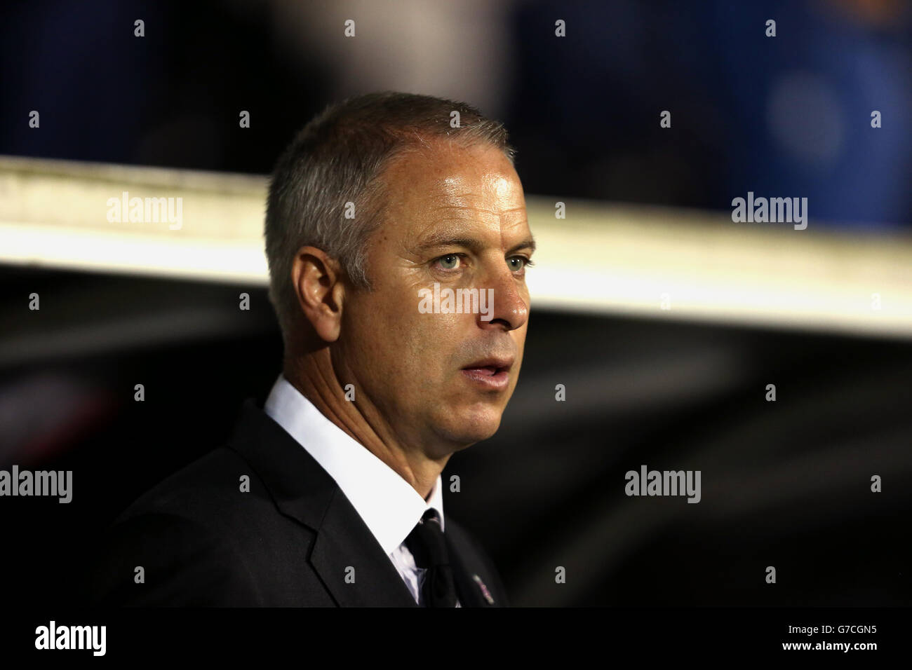 Fulhams kit symons hi-res stock photography and images - Alamy