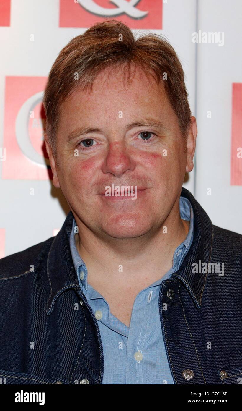 Bernard sumner arrives at the q awards 2004 hi-res stock photography ...