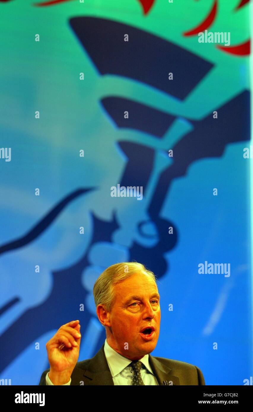 Tim Yeo High Resolution Stock Photography and Images - Alamy