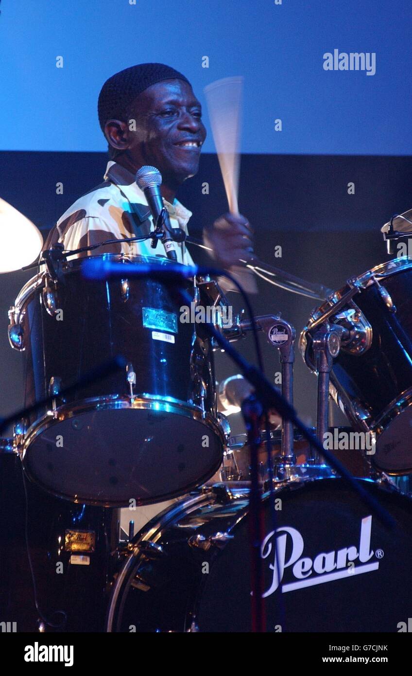 Drummer on stage hi-res stock photography and images - Alamy