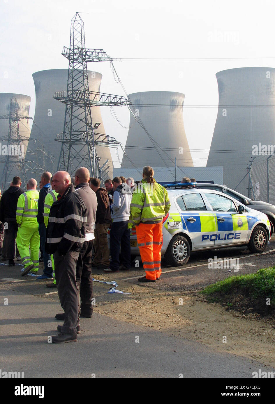 Ferrybridge workers walkout Stock Photo - Alamy