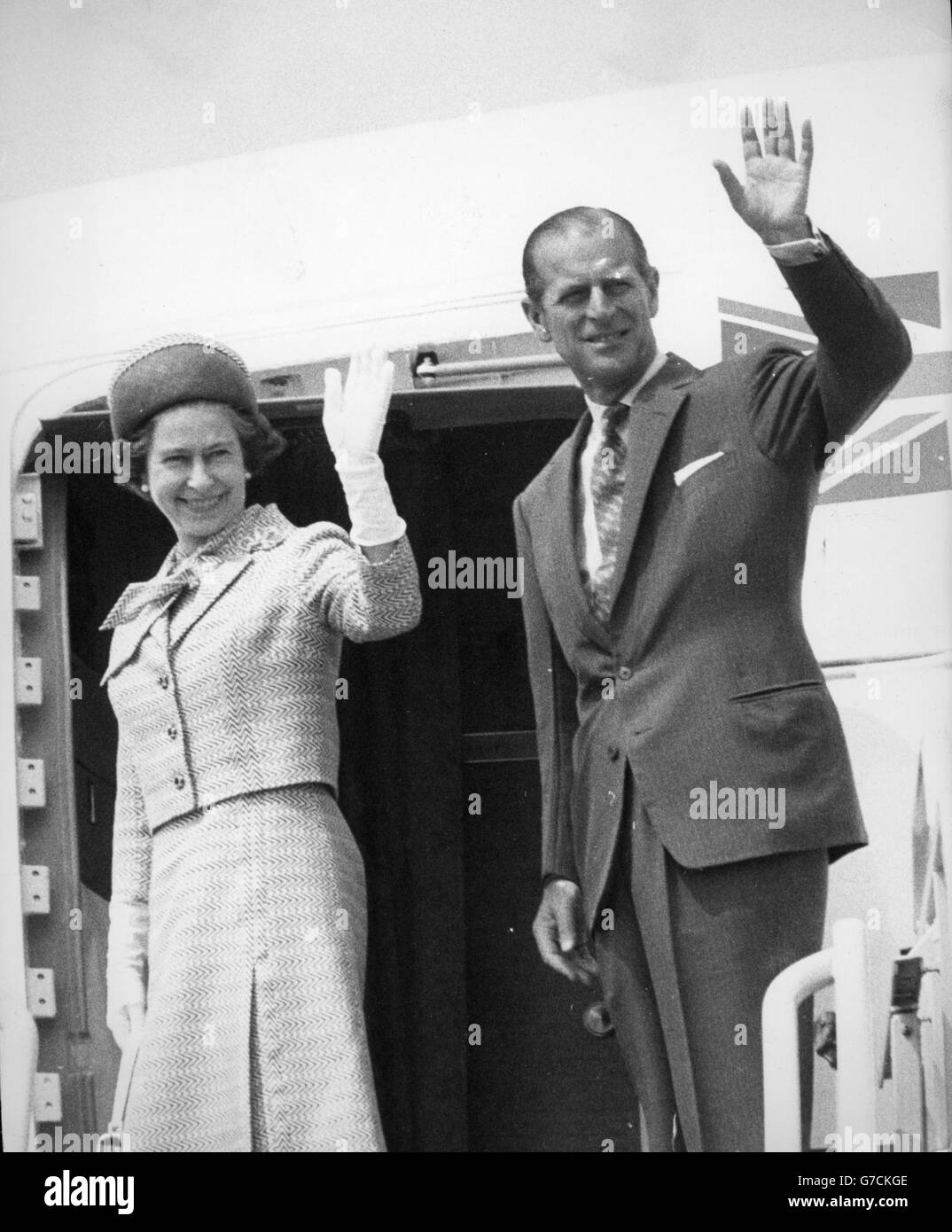 Royalty - Queen Elizabeth and Prince Philip - Heathrow Airport, London ...