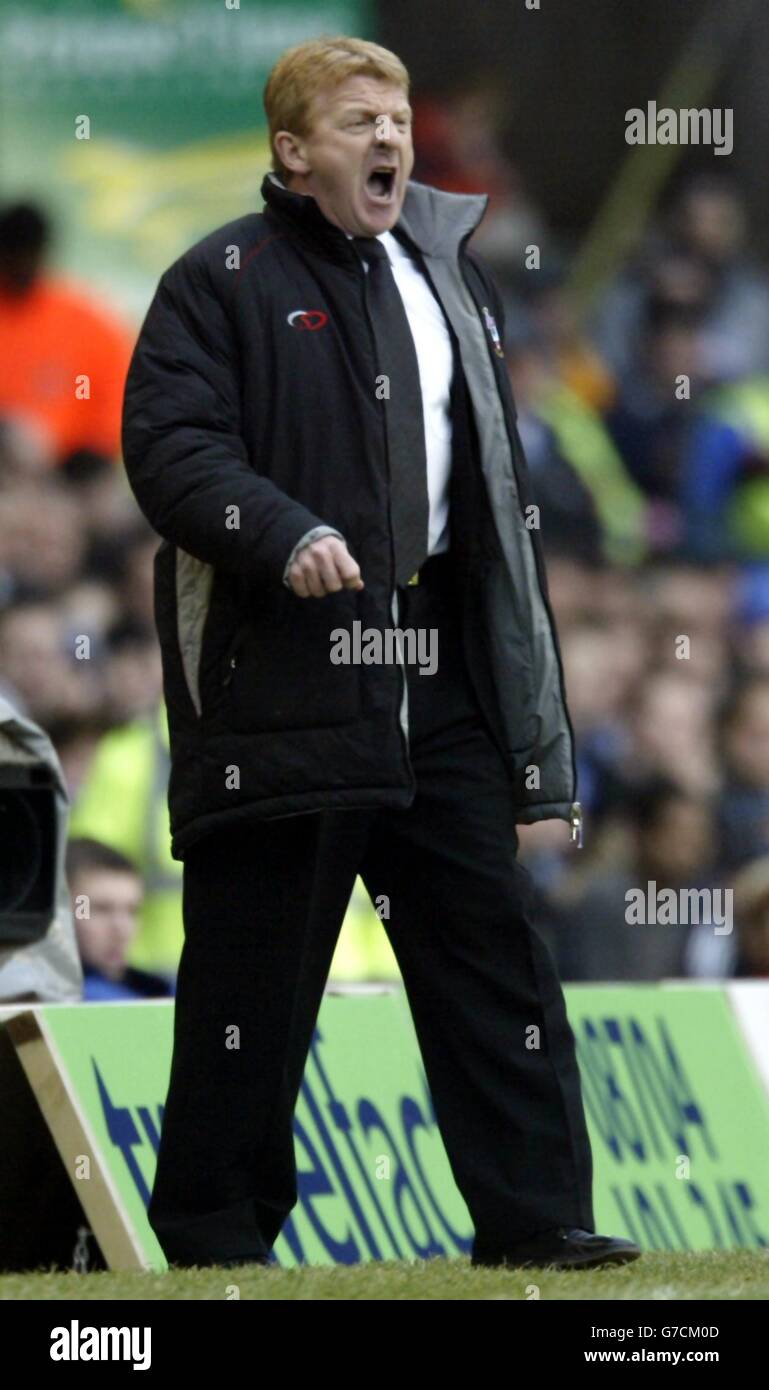Sport football manager gordon strachan hi-res stock photography and ...