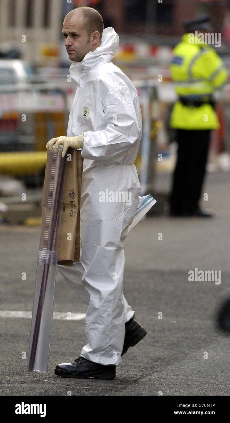 Police carry out a forensic search on Dixon Avenue in Glasgow, Scotland ...