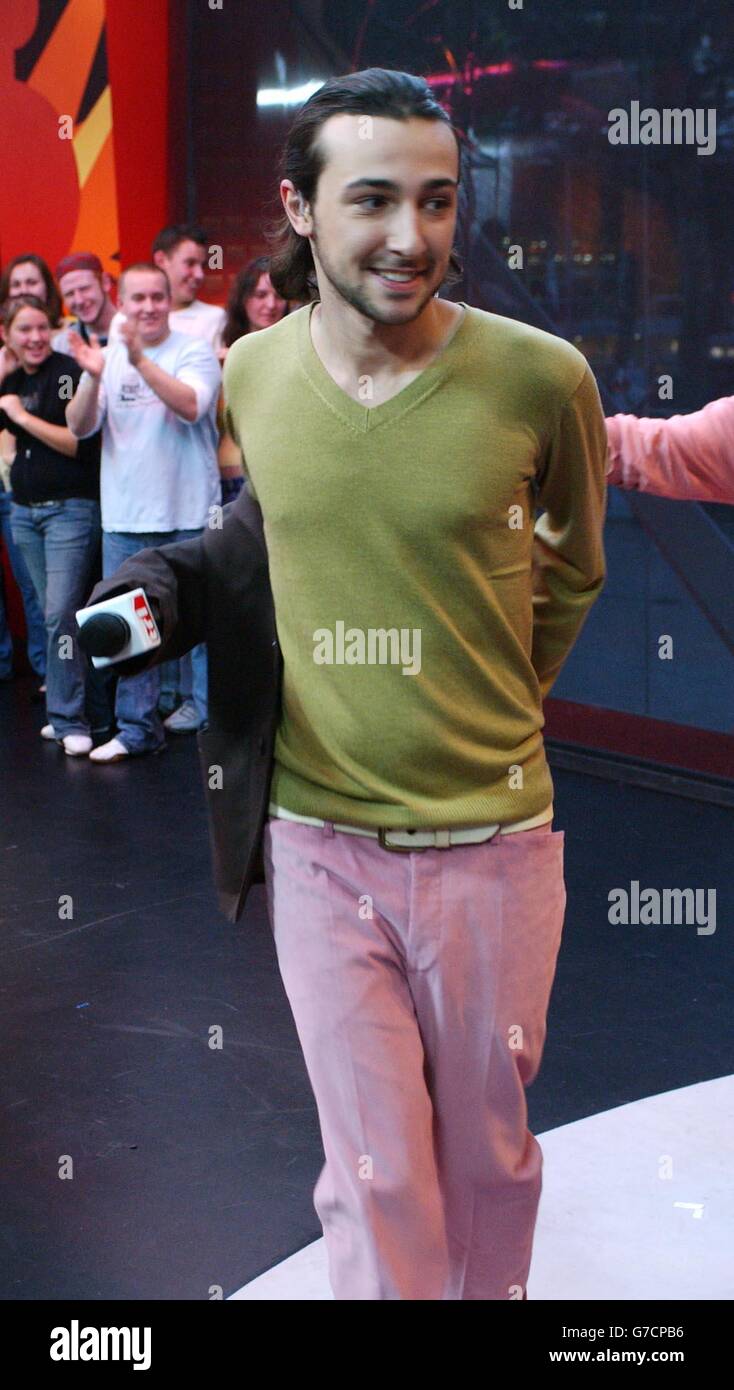 Presenter Alex Zane during MTV's TRL - Total Request Live - show at ...