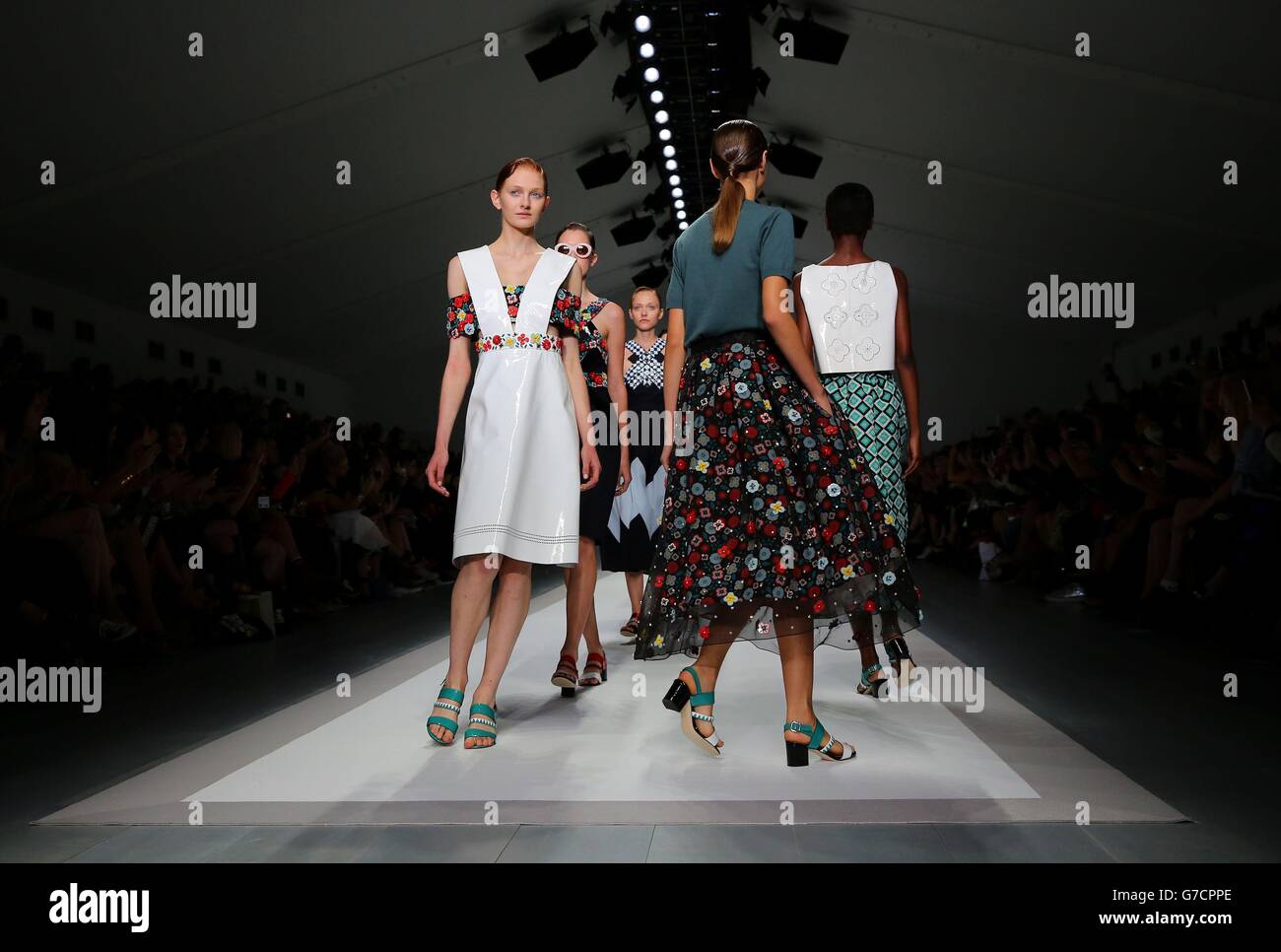 Consumer fashion modeling modelling runway models full length designer ...