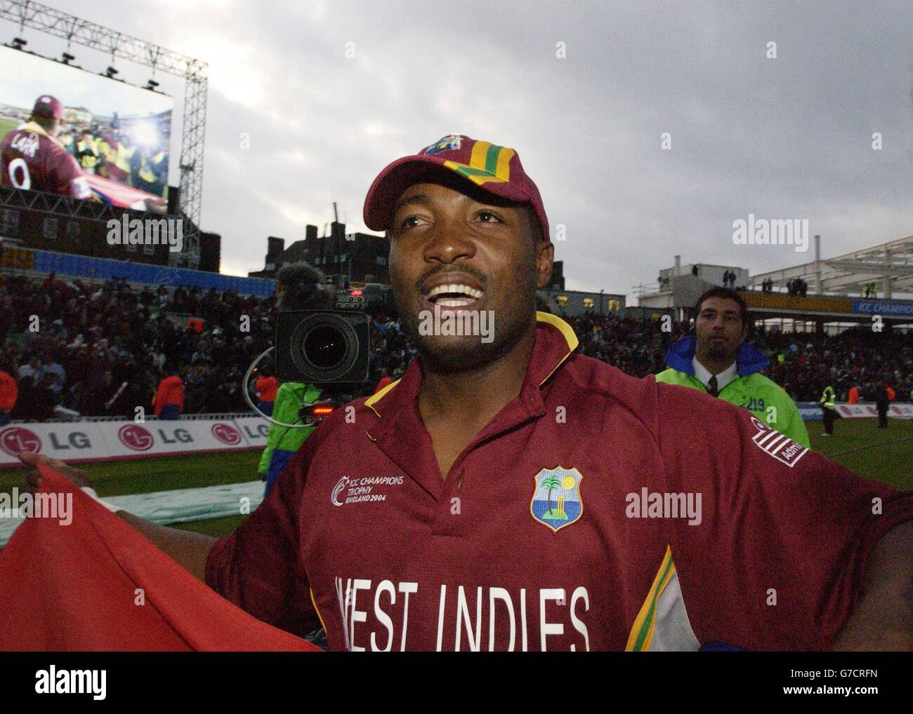 Sport cricket celebrating brian lara hi-res stock photography and ...