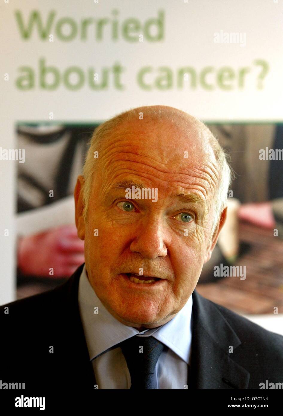 Dr John Reid pays a visit to the MacMillan Cancer Information bus at ...