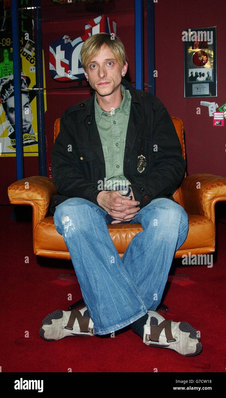 Mackenzie Crook on MTV TRL Stock Photo - Alamy