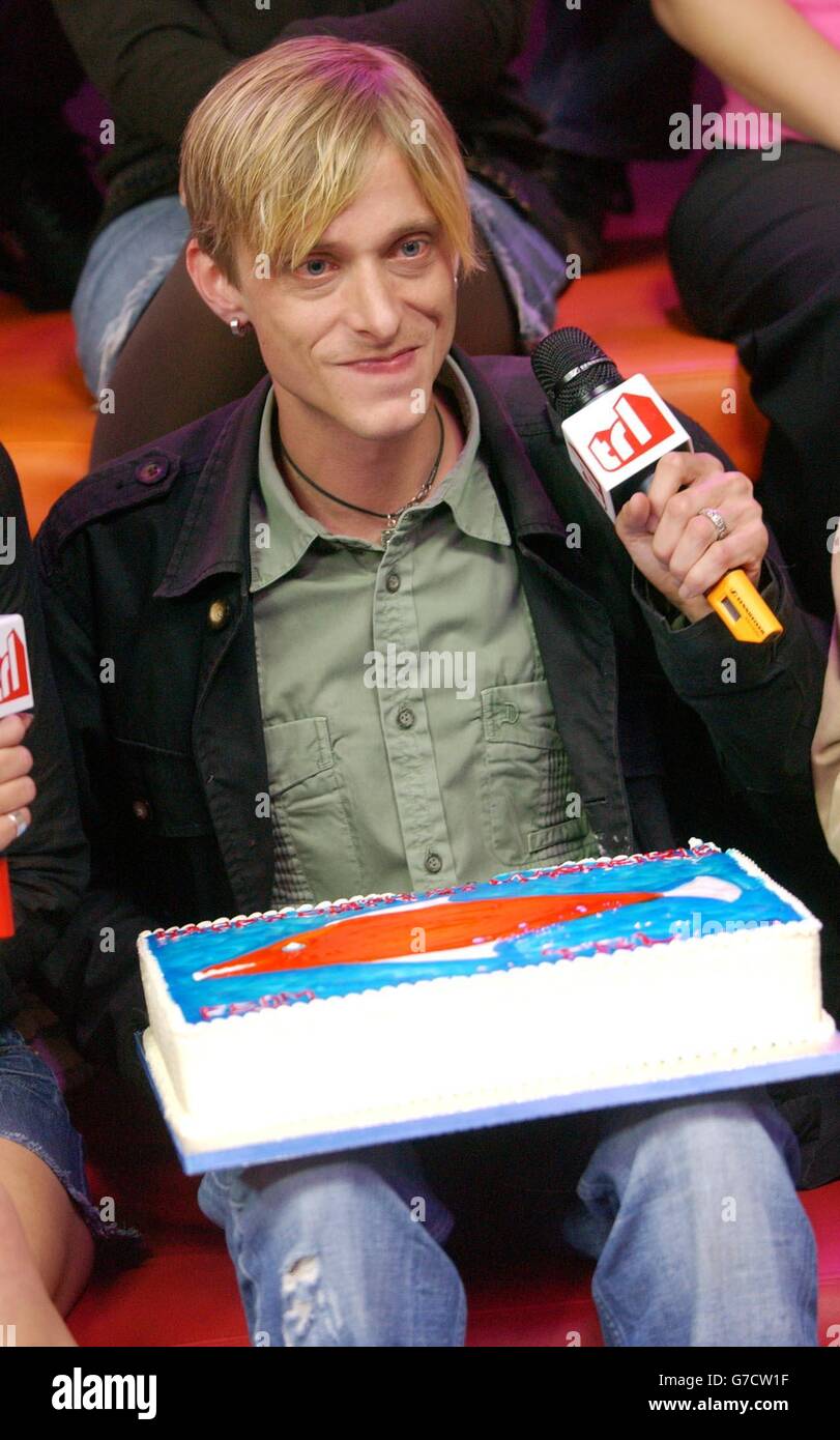 Mackenzie Crook on MTV TRL Stock Photo - Alamy