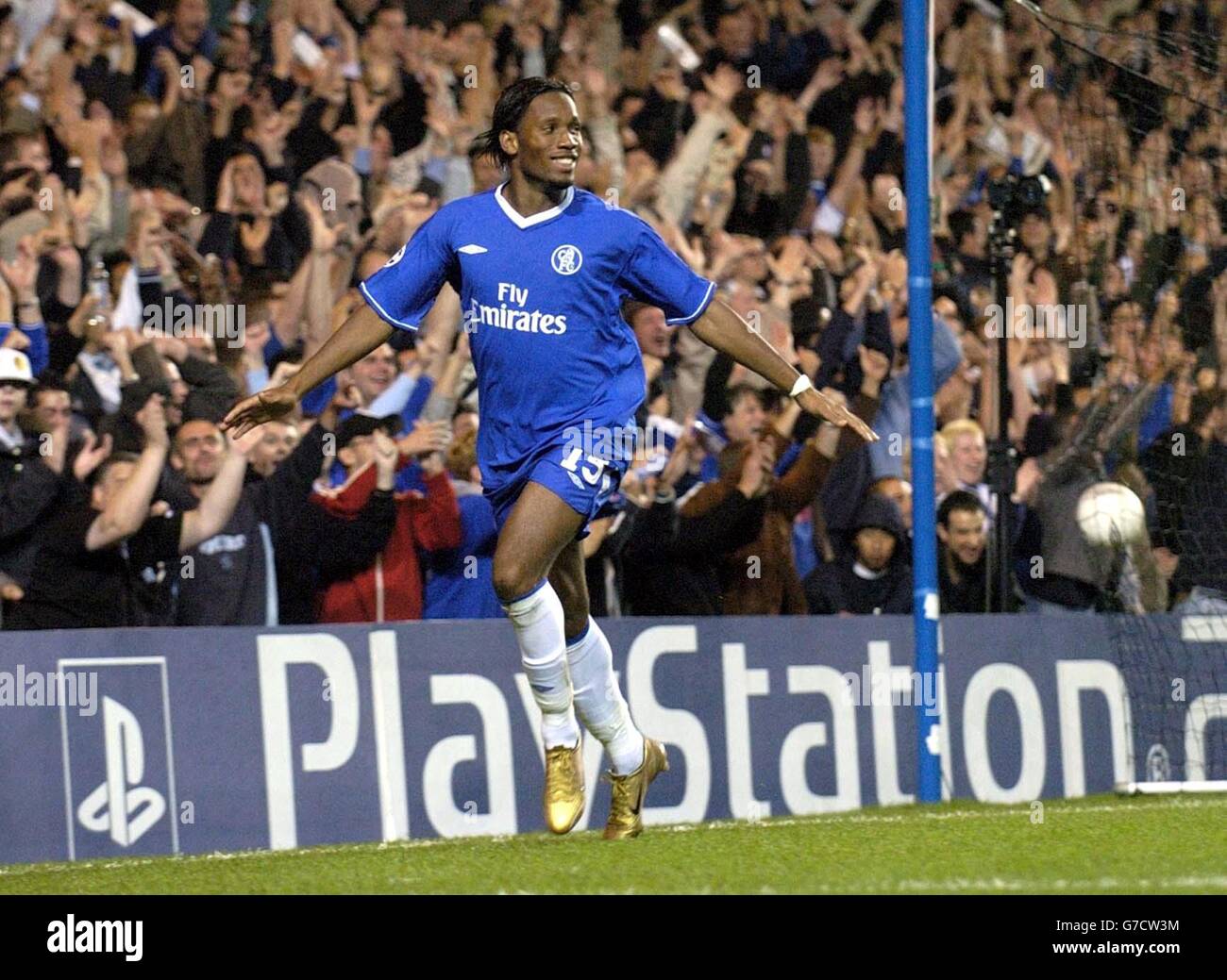 Fc porto v chelsea didier drogba hi-res stock photography and images ...