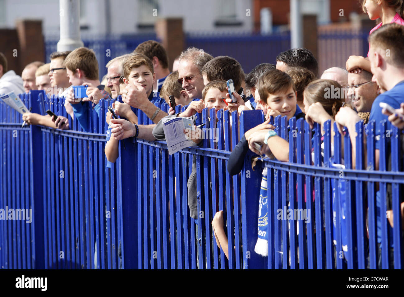 Fans park end car park fan players parade hi-res stock photography and ...