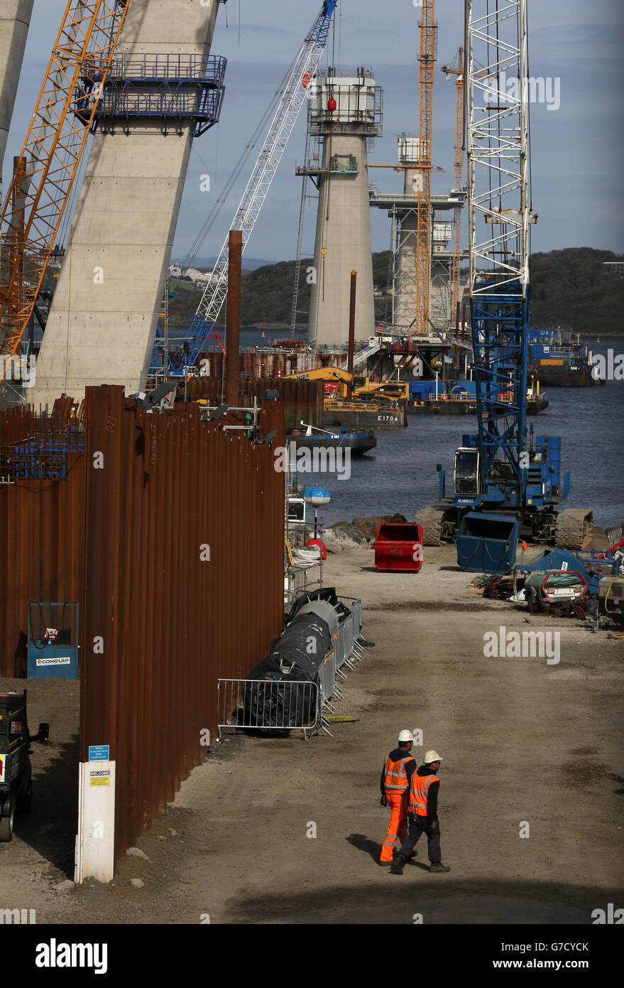 Forth road bridge stock Stock Photo - Alamy