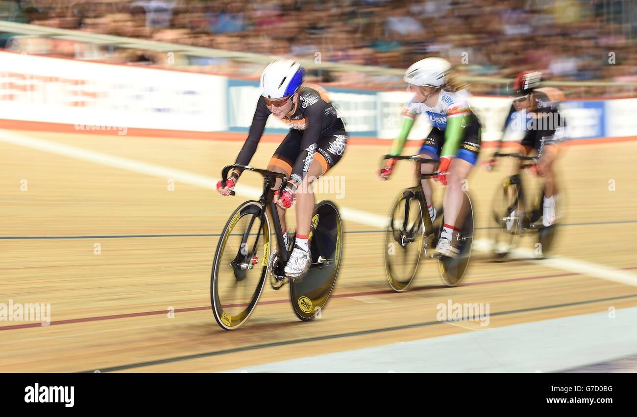Wins womens scratch race hi-res stock photography and images - Alamy