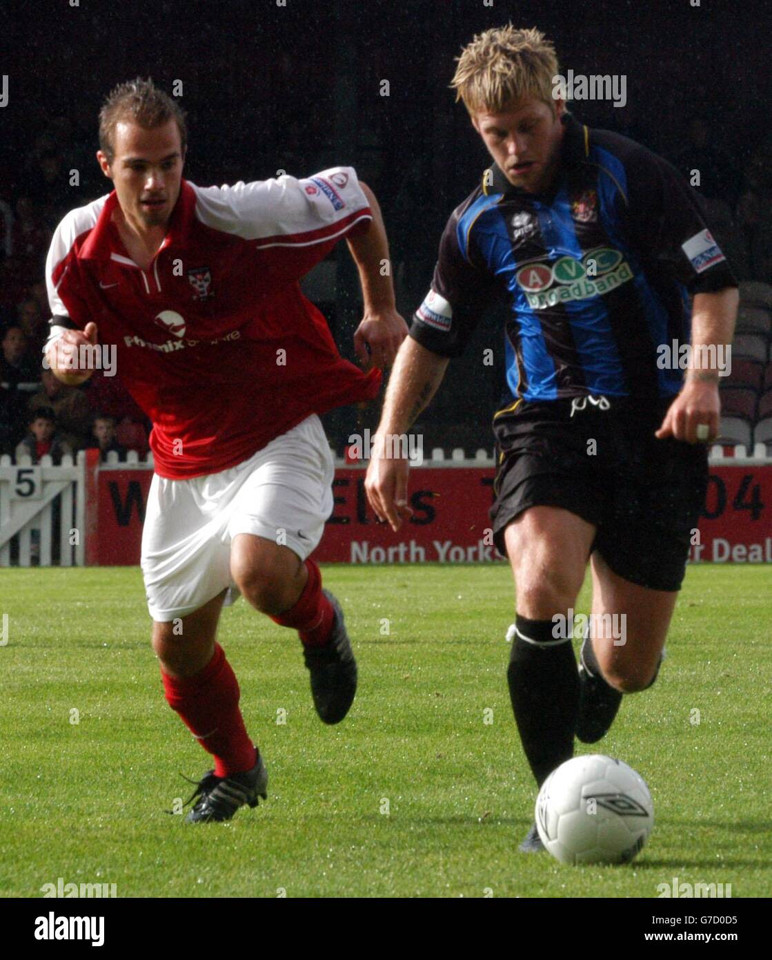 Football action darren dunning hi-res stock photography and images - Alamy