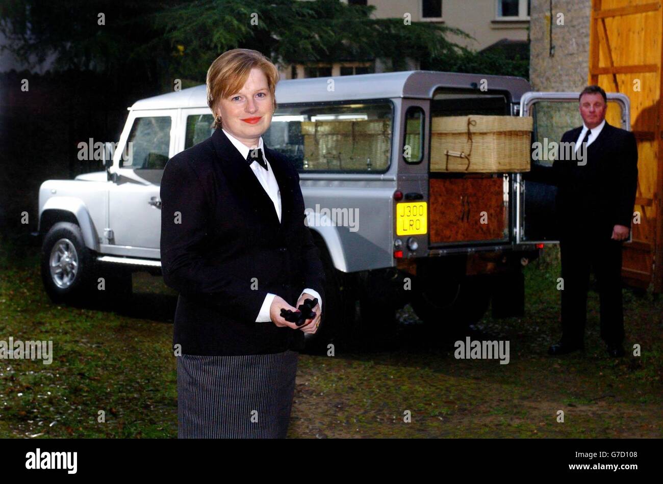 Land Rover enthusiasts and funeral directors Jacqui and John Dewar from ...