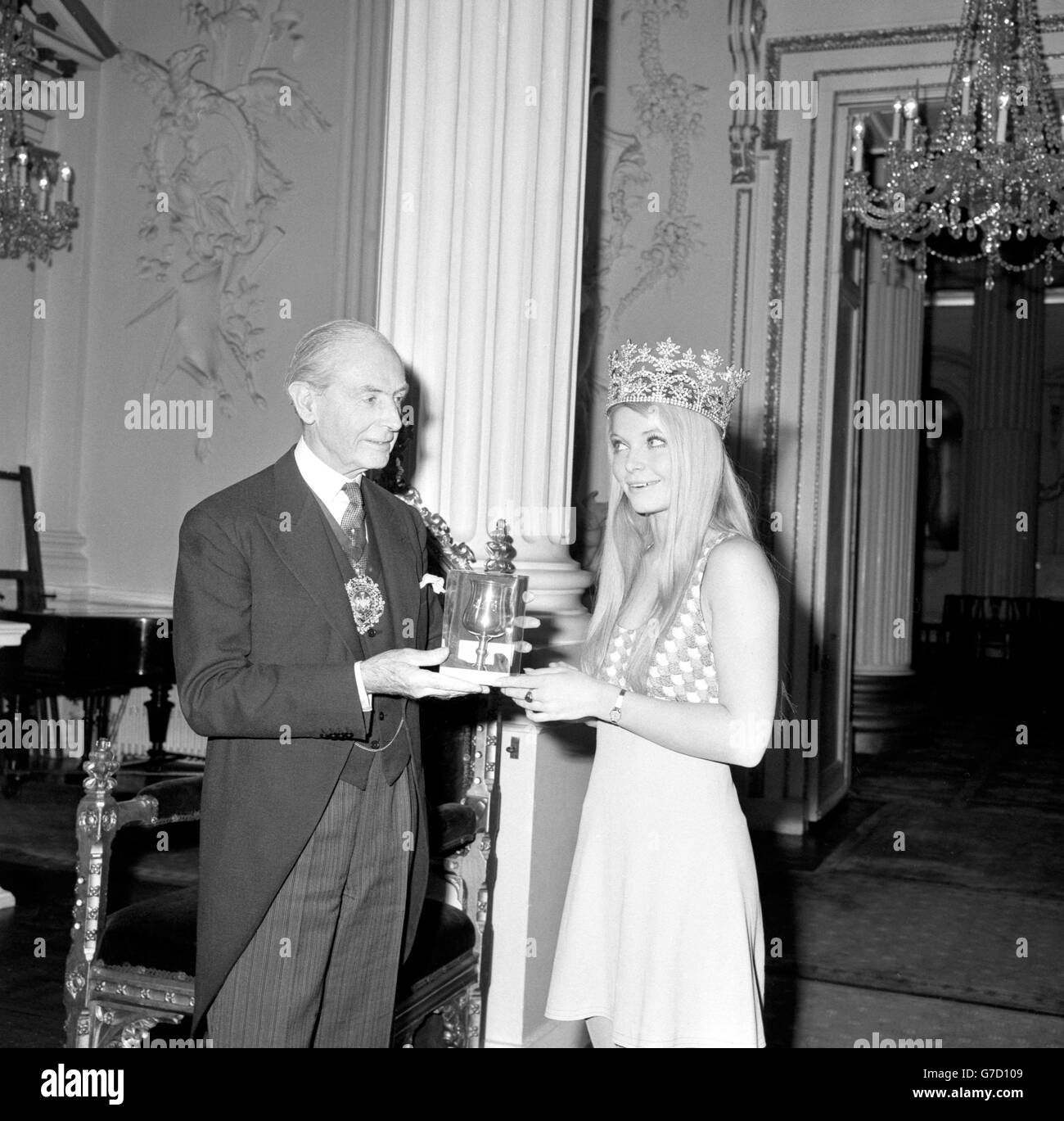 Eva chair hi-res stock photography and images - Alamy