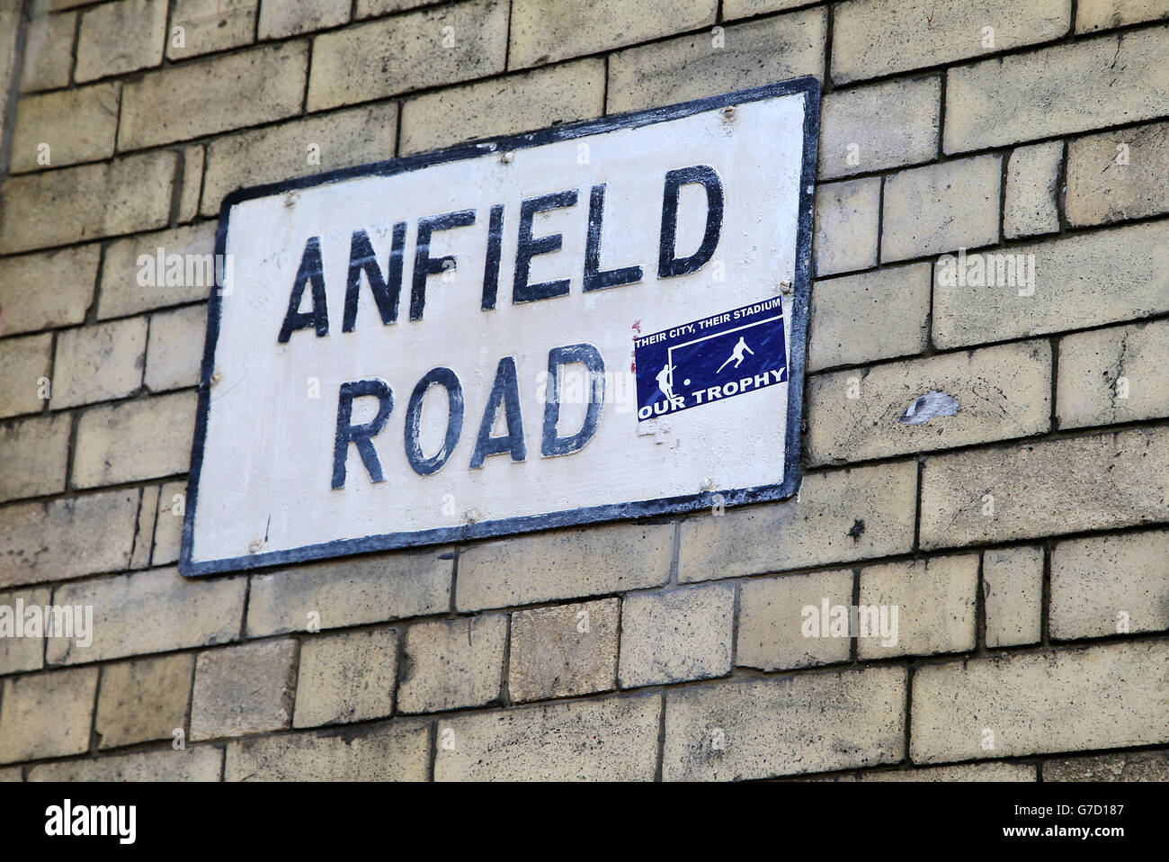 Anfield road sign hi-res stock photography and images - Alamy